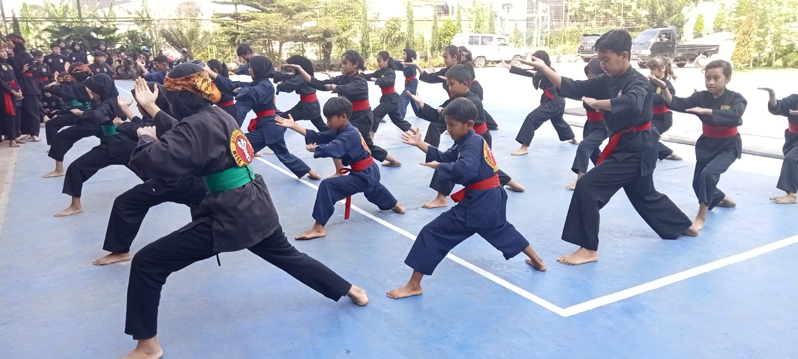 SMK 45 Fasilitasi Latihan Bersama Perguruan Pencak Silat Gajah Putih ...