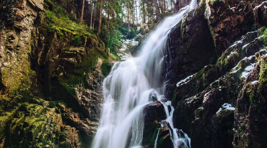 8 Curug Terindah di Indonesia, Temui Keindahannya yang Luar Biasa ...