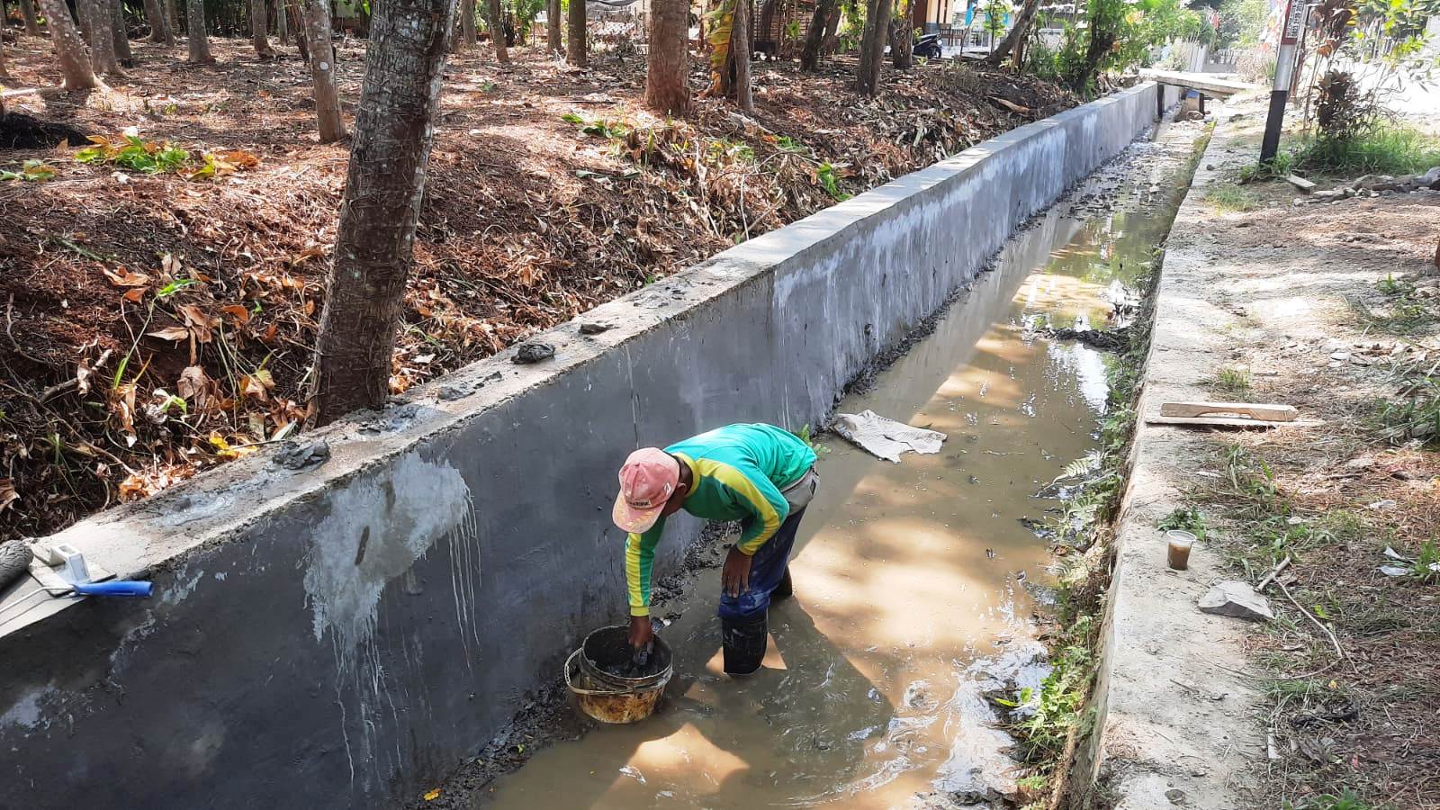 Petani Sambut Baik Pembangunan Lining Irigasi di Kecamatan Dawuan ...