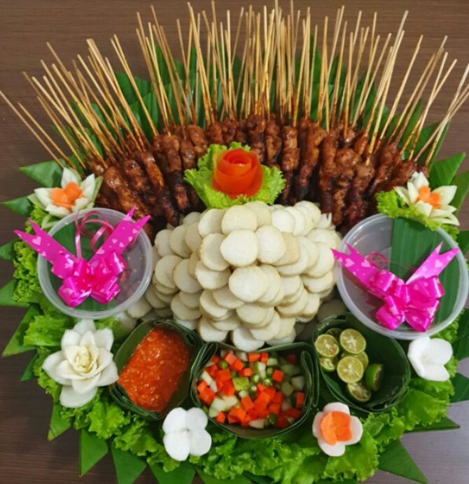 Pesona Hidangan Tumpeng Sate Spesial yang Nggak Ada Tandingannya ...
