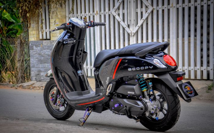 Keren Tampilan Gahar dan Seram Scoopy Hitam yang Memikat Hati Cowok ...