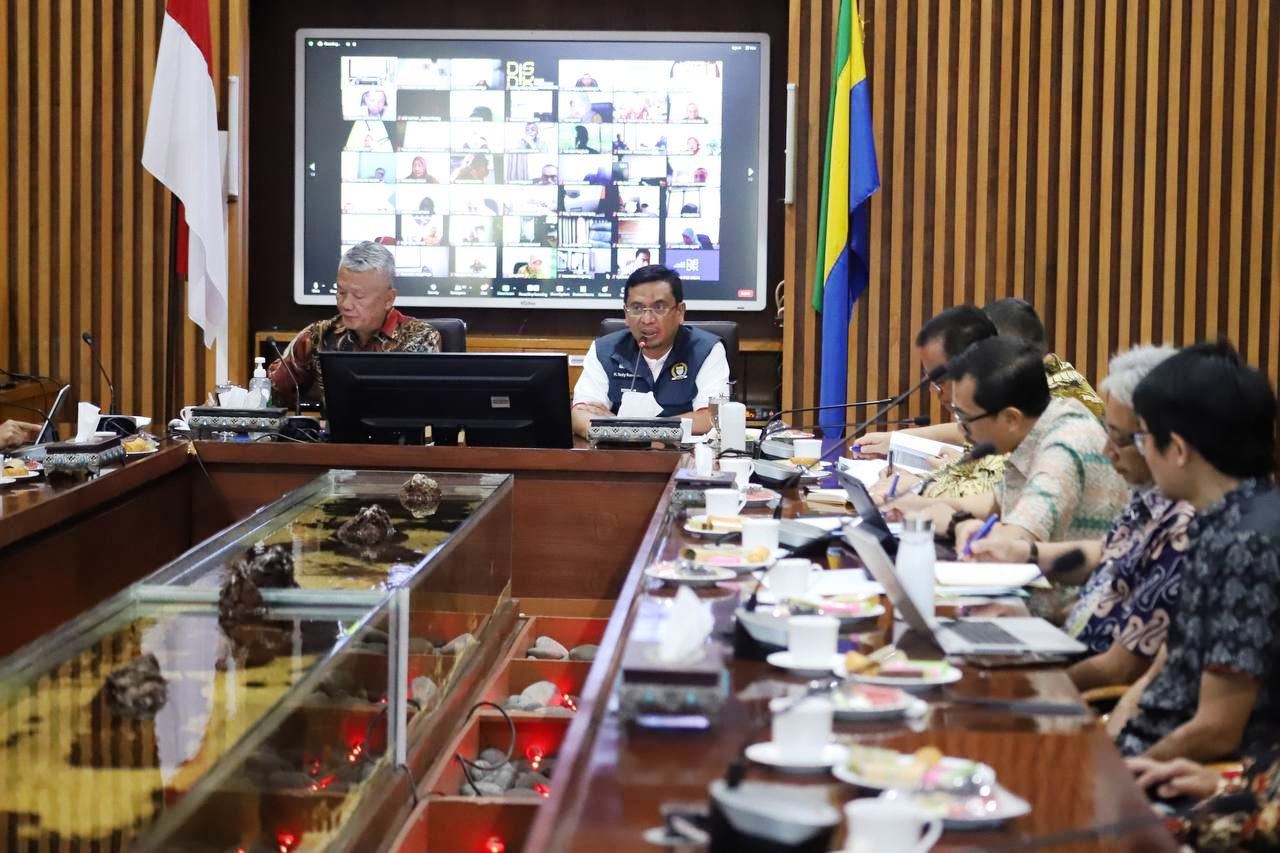 Tedy Rusmawan: Penanganan Sampah Butuh Koordinasi dengan Kemen LHK ...