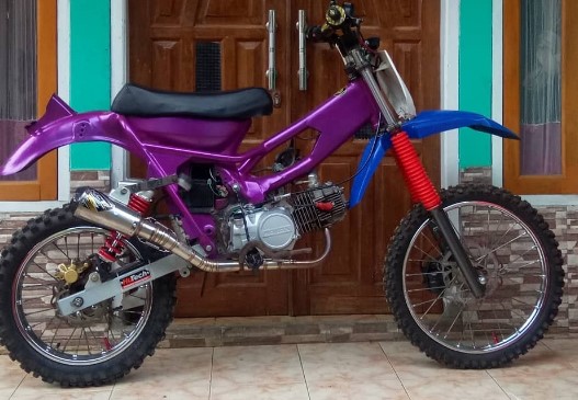 Cek Spesifikasi dan Harga C70 Trail Klasik, Si Pitung yang Makin Jadul ...
