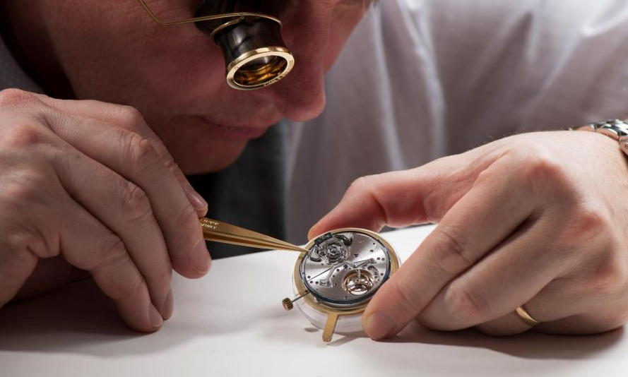 The Evolution of Watches and a Brief History of Watches – Pasundan Ekspres