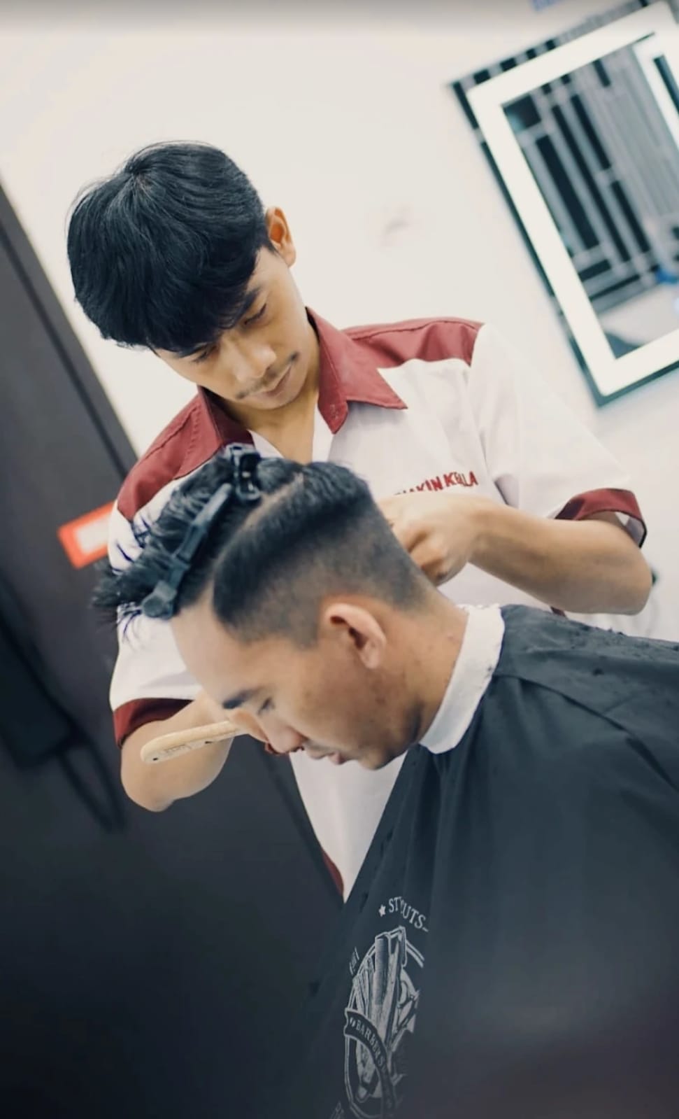 Vax Wijaya Barbershop: Tempat Pangkas Tersohor di Kabupaten Subang – Pasundan Ekspres