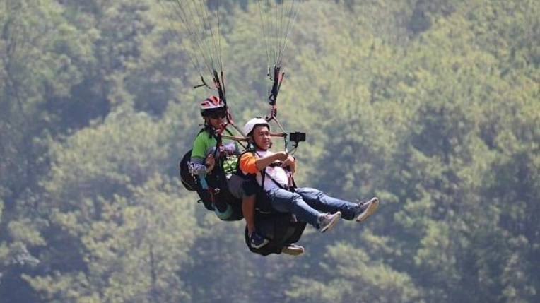 Wisata Paralayang Batu, Sensasi Terbang yang Menantang di Malang ...