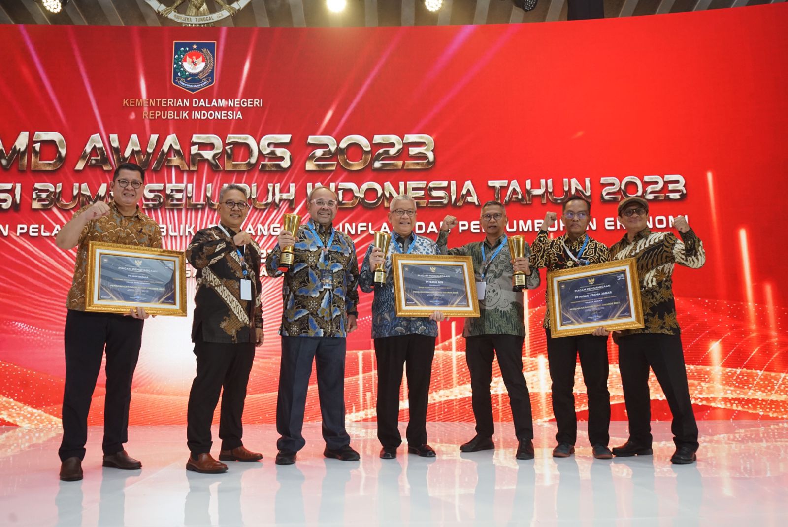 Raih Penghargaan dari Kemendagri, MUJ Jadi BUMD Migas Terbaik – Pasundan Ekspres