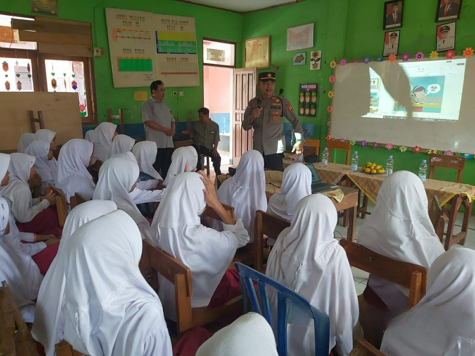 Cegah Bullying di Kalangan Pelajar Sekolah Dasar, Polisi Berikan ...