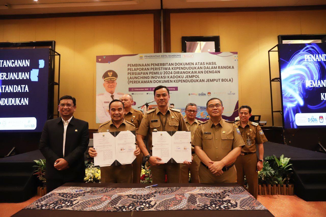 Ketua DPRD Kota Bandung, Tedy Rusmawan Ajak Anak Muda Lengkapi Identitas Kependudukan – Pasundan ...