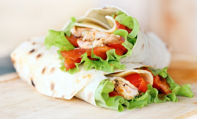 Resep Chicken Tortilla Wrap, Kreasi Makanan Praktis Untuk Sarapan ...