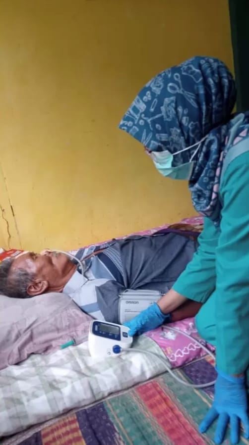 Lansia Ditelantarkan Keluarganya di Karawang, Ternyata Ini Alasannnya ...