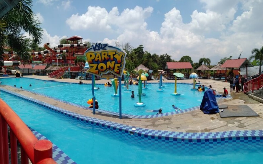 10 Wisata Kolam Renang di Subang yang Bisa Dikunjungi Untuk Liburan ...