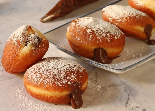 Cara Membuat Donat Bomboloni Empuk dan Feeling-nya Lumer-lumer ...