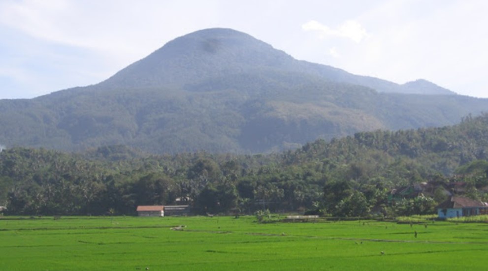 Sejarah Gunung Tampomas di Sumedang, Jawa Barat! Cek Sejarahnya Disini ...