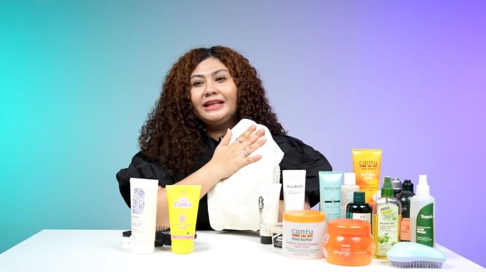 9 Rekomendasi Produk untuk Rambut Keriting dan Kering, Hasilnya Dijamin ...
