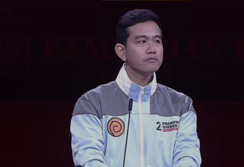 Sorotan pada Jaket Naruto Gibran Rakabuming Raka yang Menjadi ...