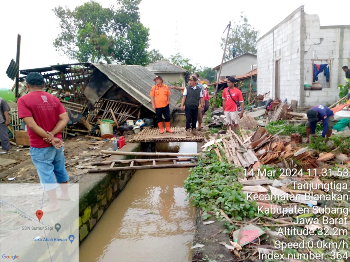 BPBD Terus Lakukan Penanganan Pasca Angin Puting Beliung di Blanakan Subang – Pasundan Ekspres