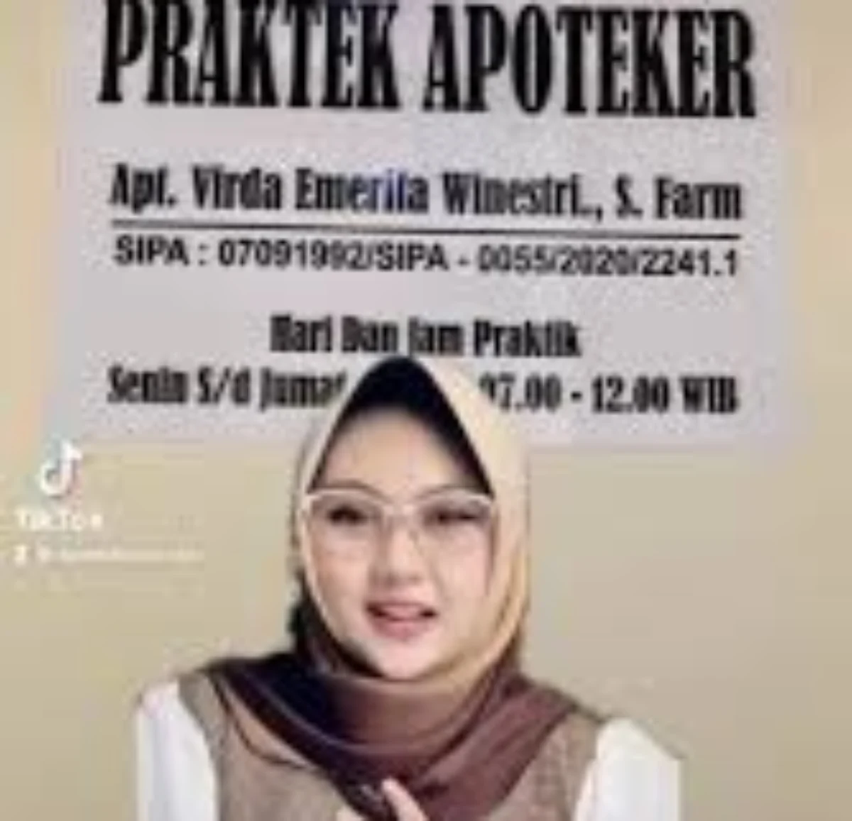 Selebgram dan Juga Apoteker Cantik Virda Emerita Winestri Dukung Ruhimat di Pilkada Subang ...