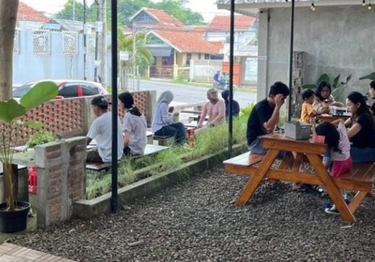 Cafe di Bawah Pohon Beri Diskon 14 Persen di Valentine’s Day, Berlaku ...